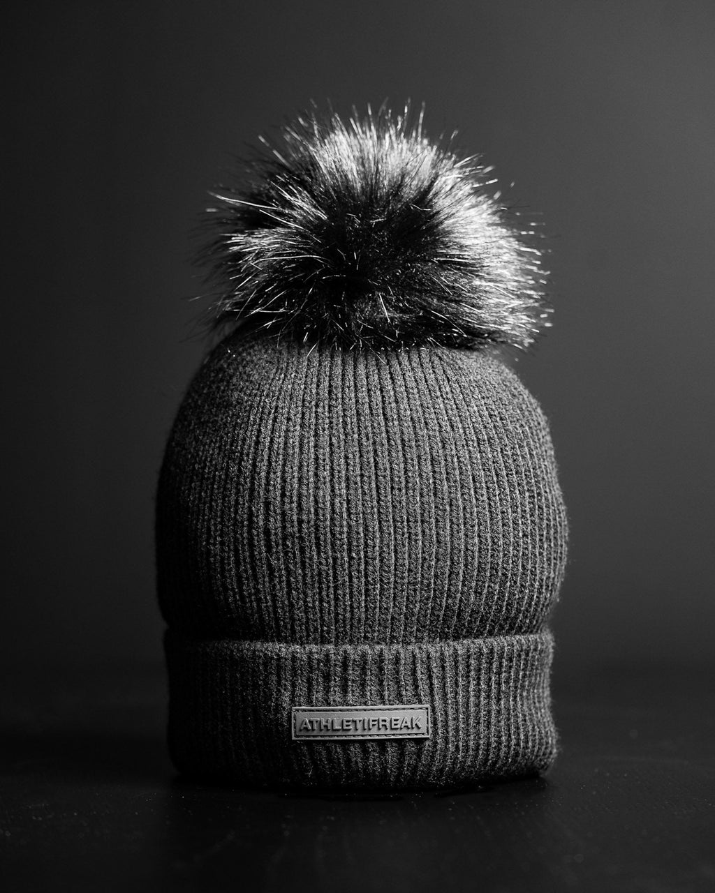 [CLASSIC] Pom Pom Beanie - Black - Athletifreak